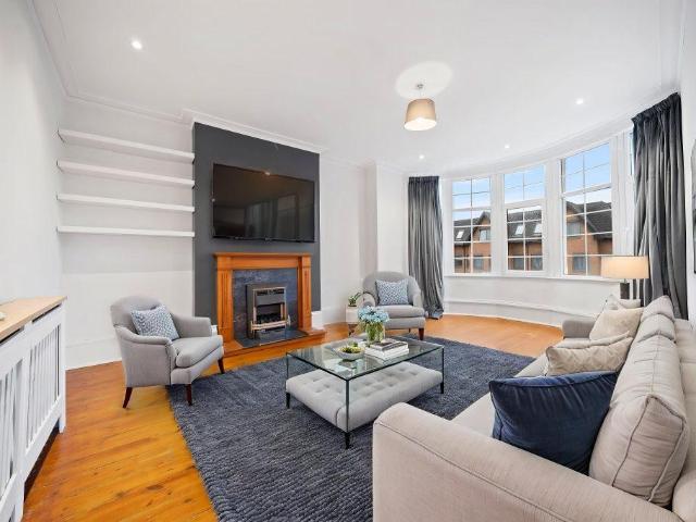 Fox Lane, London N13 2 bed flat to rent £2,000 pcm £462 pw