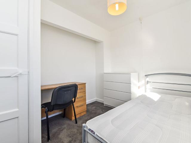 Fox Lane, Stanmore SO22, Room to rent, £525 pcm | PrimeLocation