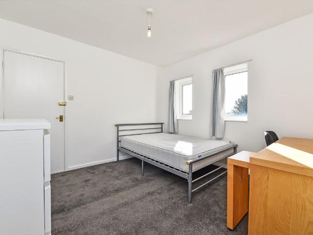 Fox Lane, Stanmore SO22, Room to rent, £650 pcm | PrimeLocation