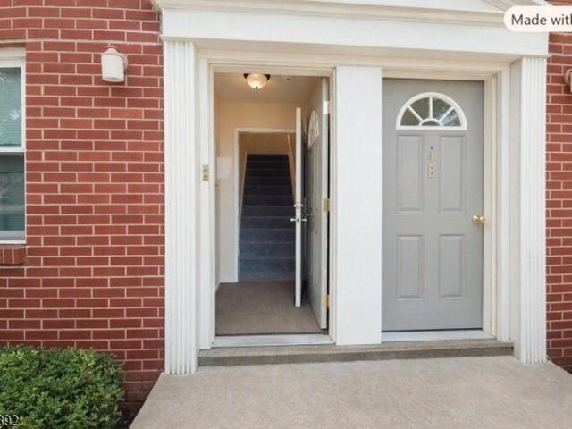 Fox Rd Apt B, Edison, Condo For Sale