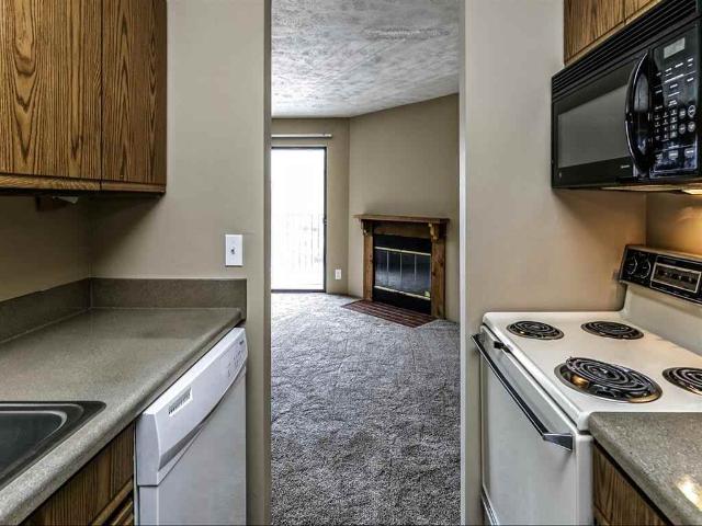 Fox Ridge Apartments 1 Bedroom Apartment for Rent at 10834 Cottonwood Ln, Omaha, NE 68164