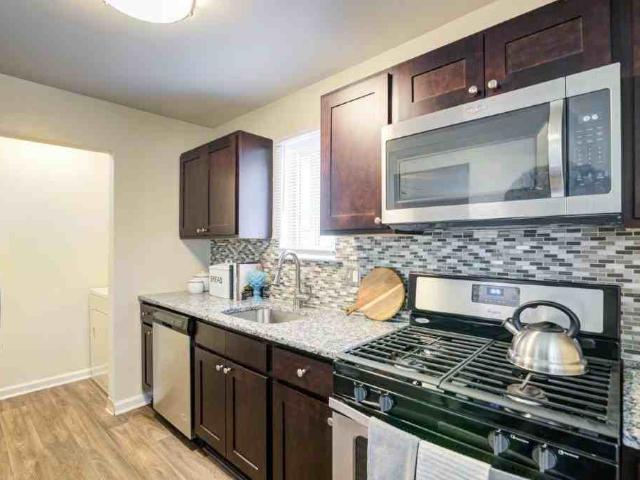 Fox Run Apartments and Townhomes 3 Bedroom Apartment for Rent at 900 Woodchuck Pl, Bear, DE 19701