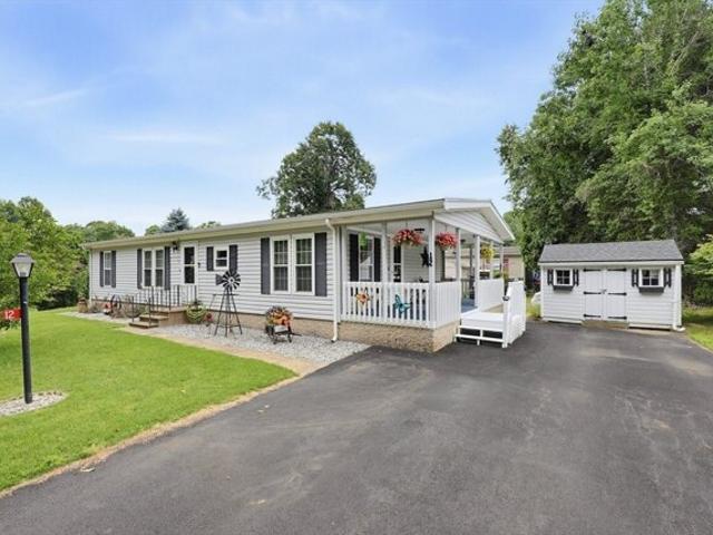 Fox Run, Brookfield, Property For Sale
