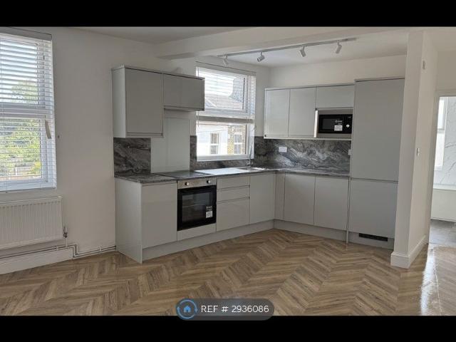 Foxberry Road, London SE4, 3 bed flat to rent, £2,500 pcm | PrimeLocation