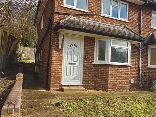 Foxburrows Avenue, Guildford GU2, 2 bed semi detached house to rent, £2,000 pcm | PrimeLocation