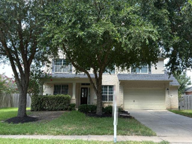Foxcrest Dr