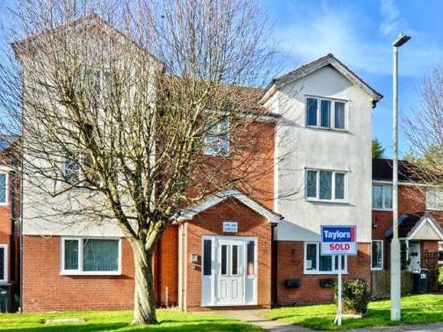 Foxdale Drive, Brierley Hill, 2 Bedroom Flat