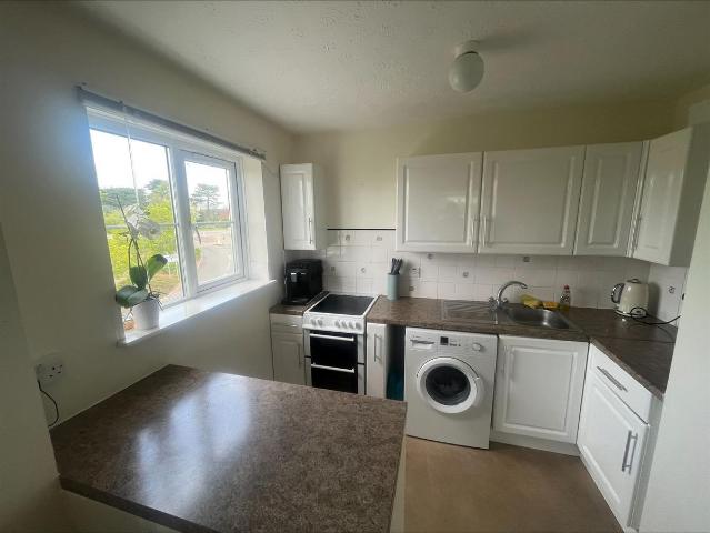 Foxes Close, Hertford SG13, 1 bed flat to rent, £1,250 pcm | PrimeLocation