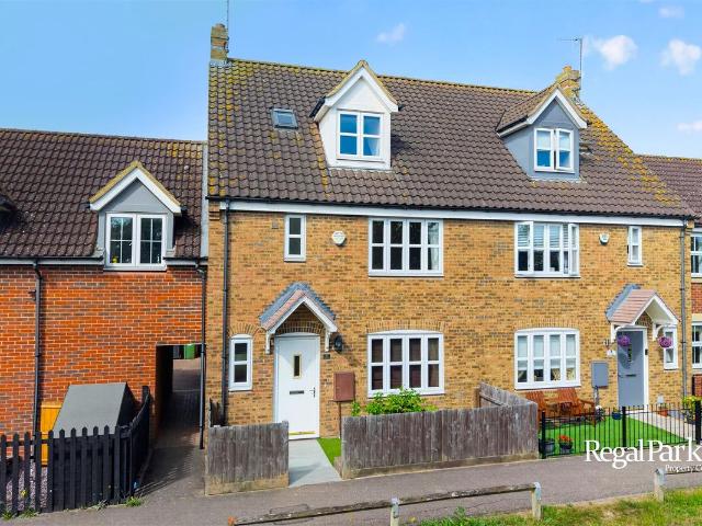 Foxglove Close, Yaxley, Peterborough PE7, 3 bed town house to rent, £1,350 pcm | PrimeLocation