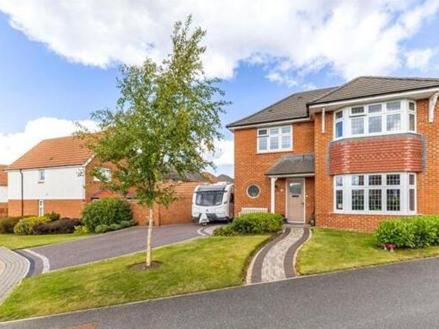 Foxglove Drive, Highburton, 3 Bedroom Detached