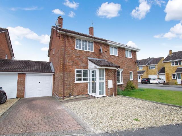 Foxglove Road, Haydon Wick, Swindon SN25, 2 bed semi detached house to rent, £1,250 pcm | PrimeLocation