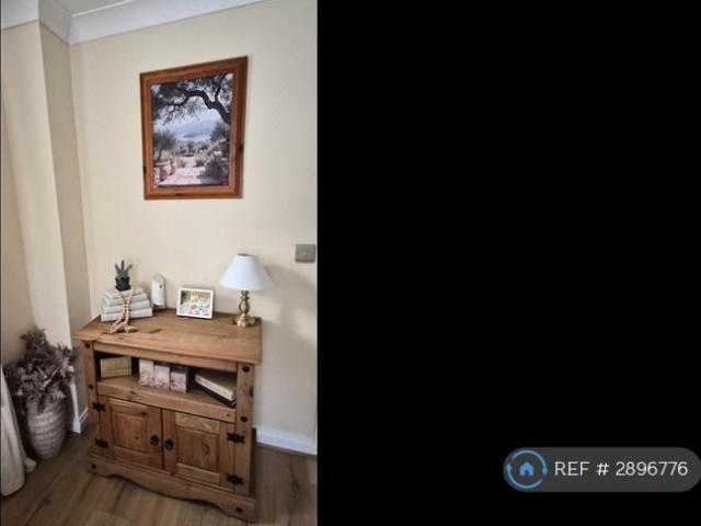 Foxham Drive, Salford, M7 3 bed semi detached house to rent £1,495 pcm £345 pw