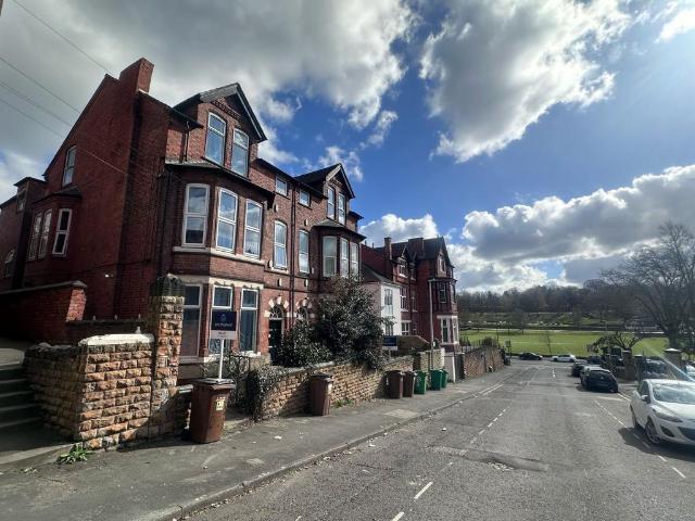 Foxhall Road, Nottingham, NG7 3 bed flat to rent £1,430 pcm £330 pw
