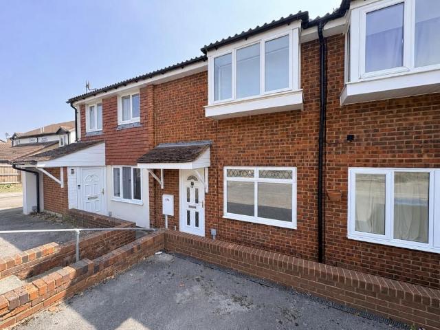 Foxhill, Olney MK46, 2 bed terraced house to rent, £1,200 pcm | PrimeLocation
