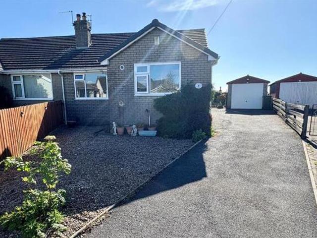 Foxhill Avenue, Queensbury, 2 Bedroom Semi detached