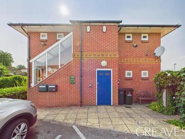 Foxhill Road, Carlton, 2 Bedroom Ground
