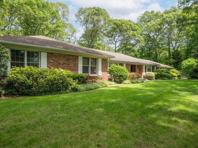 Foxhunt Cres, Oyster Bay Cove, Home For Sale