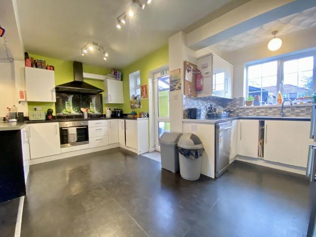 Foxley Close, NORWICH 6 bed house to rent £3,000 pcm £692 pw