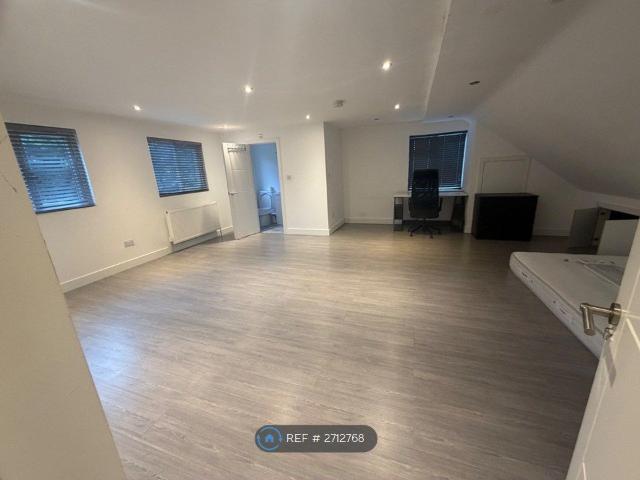 Foxley Lane, Purley CR8, Room to rent, £1,100 pcm | PrimeLocation
