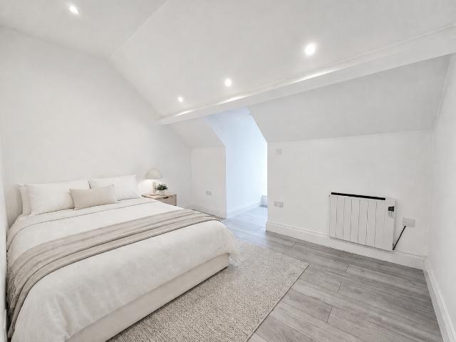 Foxley Lane, Purley CR8, 1 bed flat to rent, £1,500 pcm | PrimeLocation