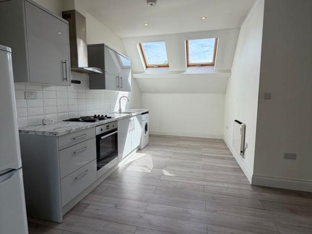 Foxley Lane, Purley CR8, 1 bed flat to rent, £1,500 pcm | PrimeLocation
