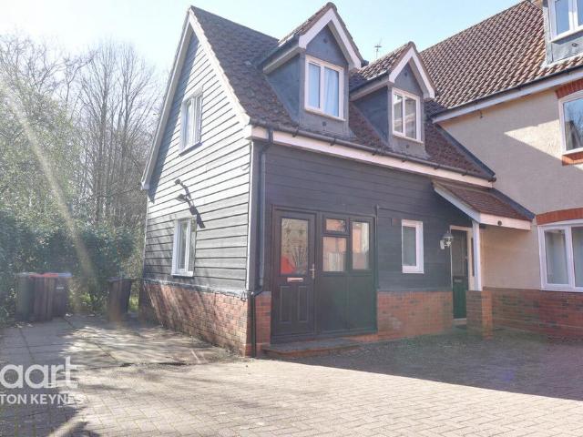 Foxley Place, Loughton Studio to rent £1,050 pcm £242 pw