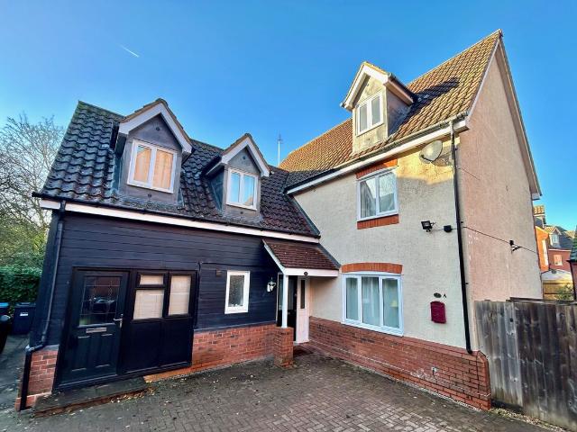 Foxley Place, Milton Keynes MK5, Room to rent, £950 pcm | PrimeLocation