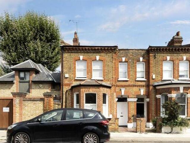 Foxmore Street, London, 3 Bedroom End