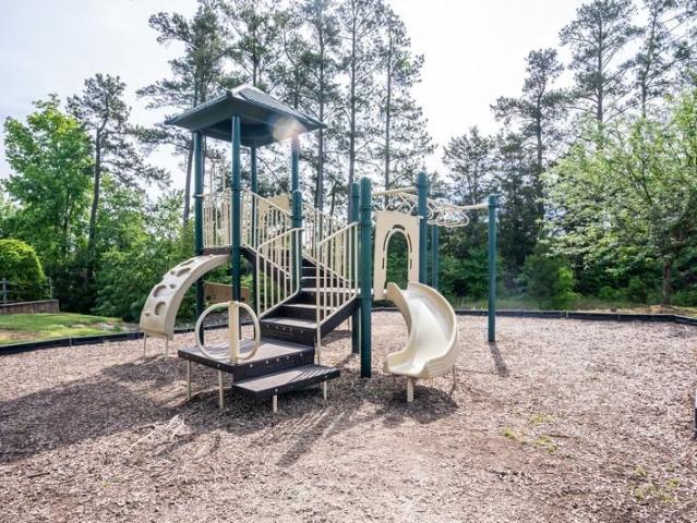 Foxridge Apartments 2 Bedroom Apartment for Rent at 200 Foxridge Cres, Durham, NC 27703