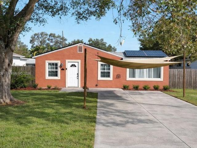 5613 N 19th Ave S, Gulfport, FL 33707
