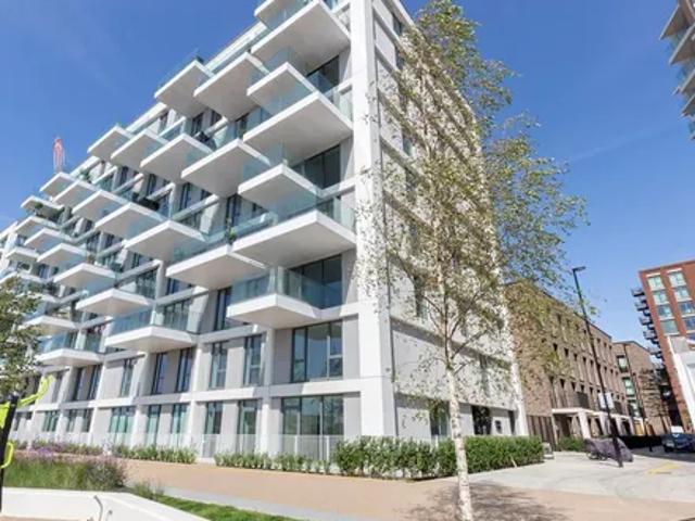 Flotilla House, 12 Cable Street, London, E16 2SX, United Kingdom | 4 bed duplex for rent #167616672 | Rentberry