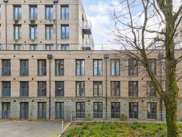 Flour House French Yard BS1 2 bed apartment to rent £2,150 pcm £496 pw