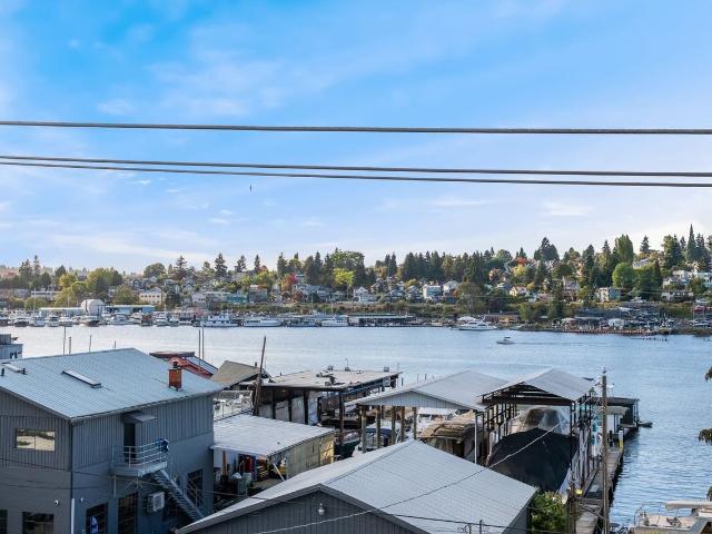 FLOW EASTLAKE 2 Bedroom Apartment for Rent at 3150 Fairview Ave E, Seattle, WA 98102 Eastlake