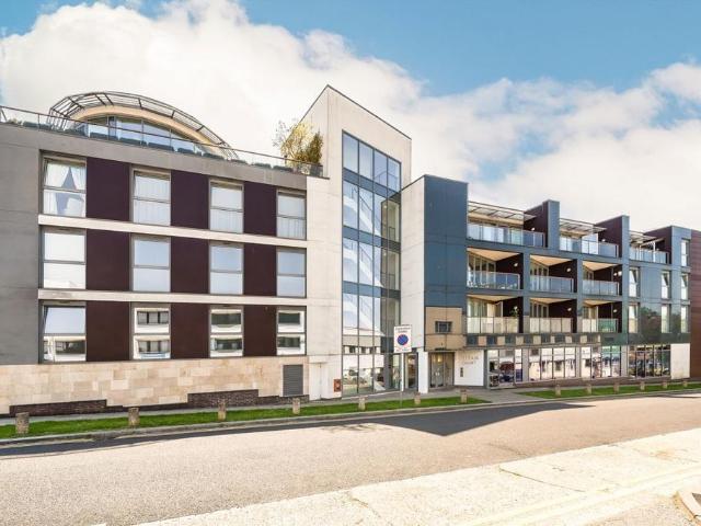 Flower Lane, London NW7 1 bed flat to rent £1,650 pcm £381 pw