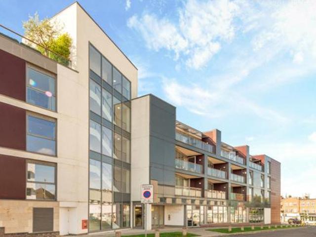 Flower Lane, Mill Hill, 2 Bedroom Flat