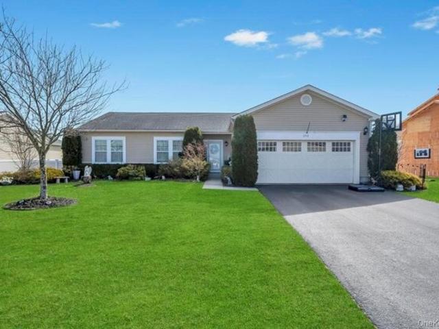 Flower Rd, Shirley, Home For Sale