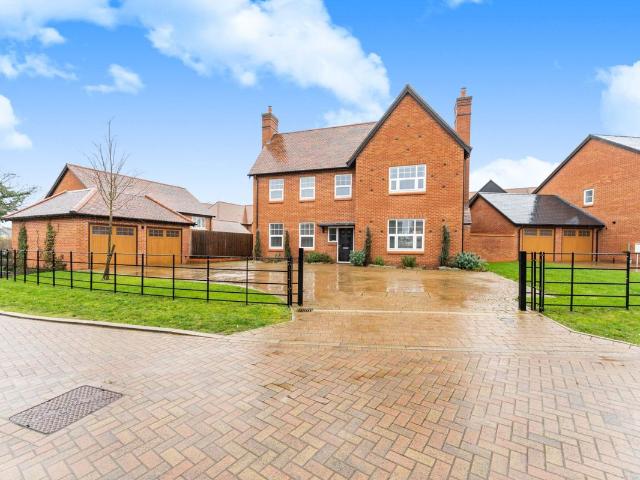 Flowercrofts, Henley On Thames RG9, 5 bed detached house to rent, £4,500 pcm | PrimeLocation