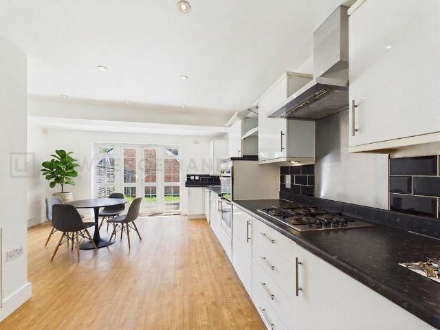 Flowers Avenue, Ruislip, HA4 4 bed terraced house to rent £2,650 pcm £612 pw