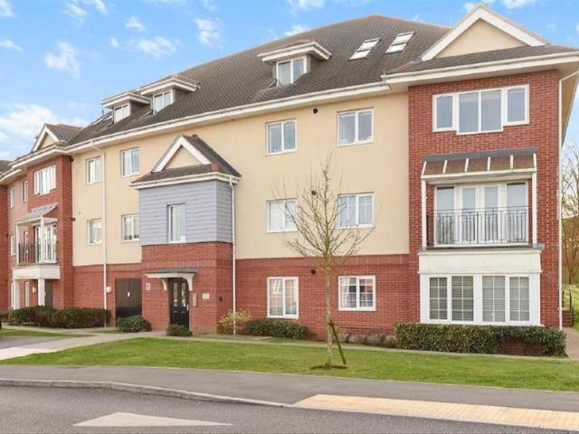 Flowers Avenue, Ruislip HA4 1 bed flat to rent £1,550 pcm £358 pw