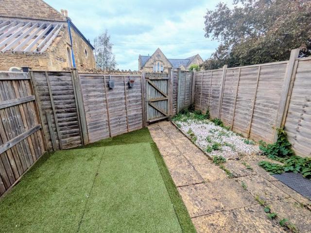 Flowers Yard, CHIPPENHAM
