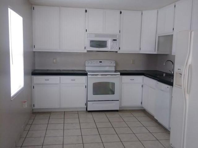 Floyd Properties FL, Inc. 2 Bedroom Apartment for Rent at 346 N Dewey St, Eustis, FL 32726