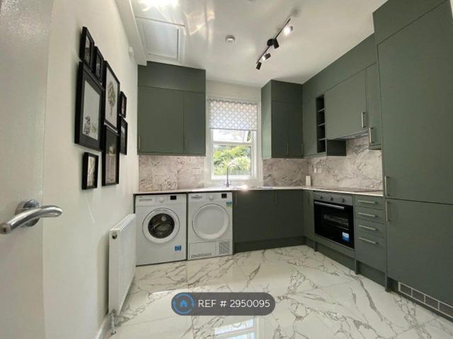 Floyd Road, London SE7, Room to rent, £950 pcm | PrimeLocation