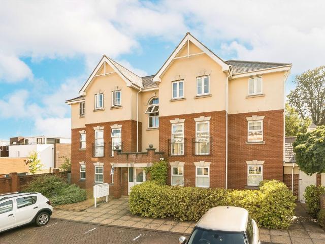 Floyer Close, Richmond TW10, 1 bed flat to rent, £2,000 pcm | PrimeLocation