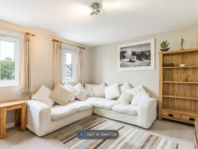 Floyer Close, Richmond TW10, 2 bed flat to rent, £2,600 pcm | PrimeLocation