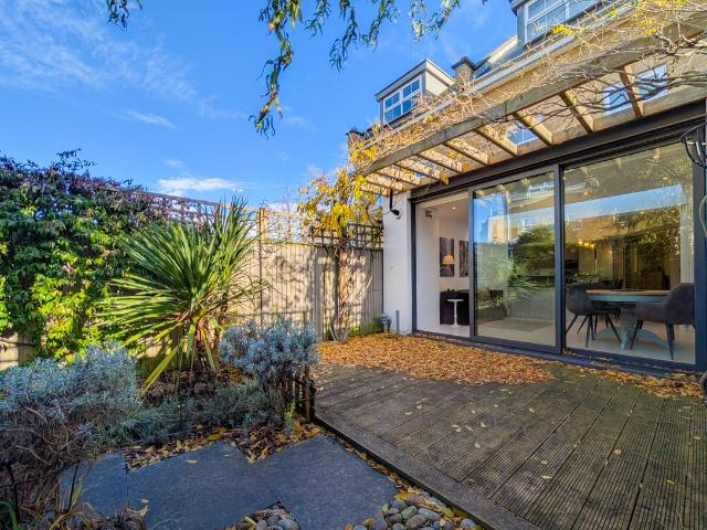 Floyer Close, Richmond TW10, 3 bed terraced house to rent, £5,500 pcm | PrimeLocation