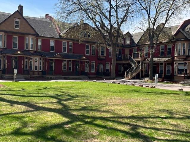 FloCo Fusion 3 Bedroom Apartment for Rent at 1000 University Ave Se, Minneapolis, MN 55414 Marcy Holmes