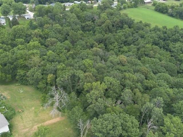 Flogel Ln, Dubuque, IA 52003