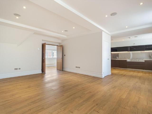 Flood Street, London SW3 2 bed flat to rent £6,283 pcm £1,450 pw