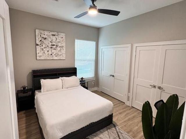 Floor Level Luxury 3Bdr 2Bath Medical Center South w/ Queen Sofa Bed & 1 Car Garage
