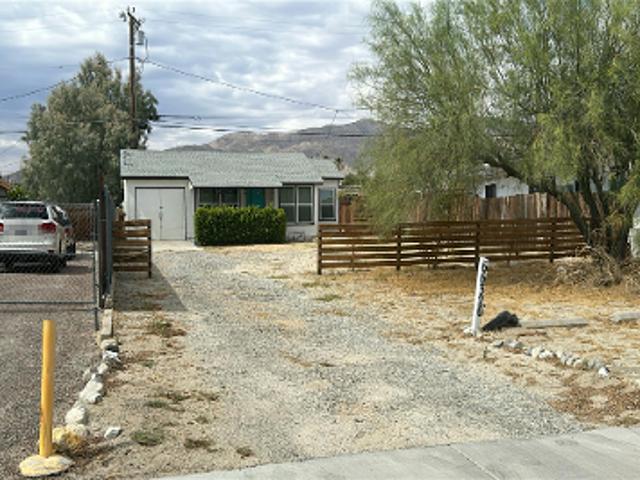 Flora Ave